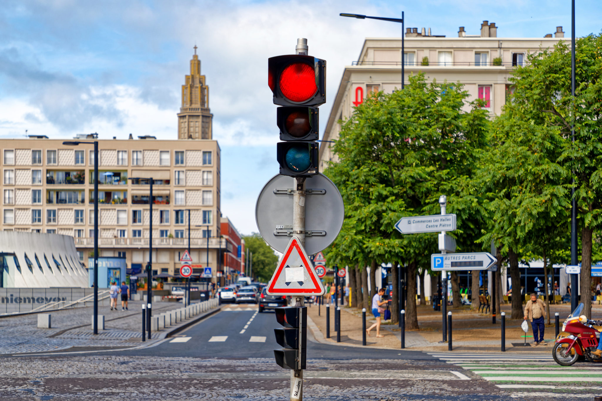 Feu rouge grillé : quelles sanctions ? - Etienne Lejeune Avocat droit ...